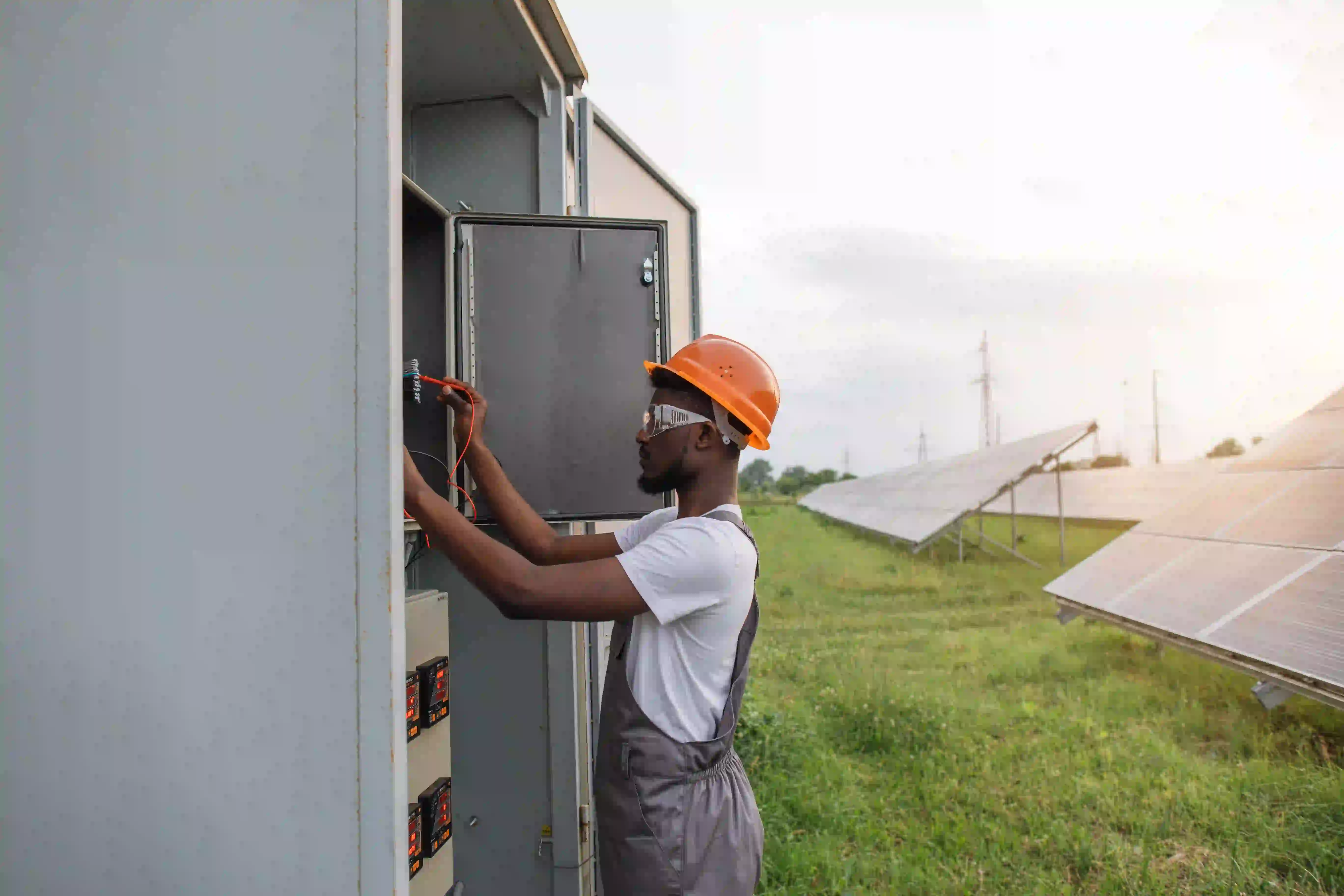 Why Decision-Makers Choose Aware360 Platform for Lone Workers