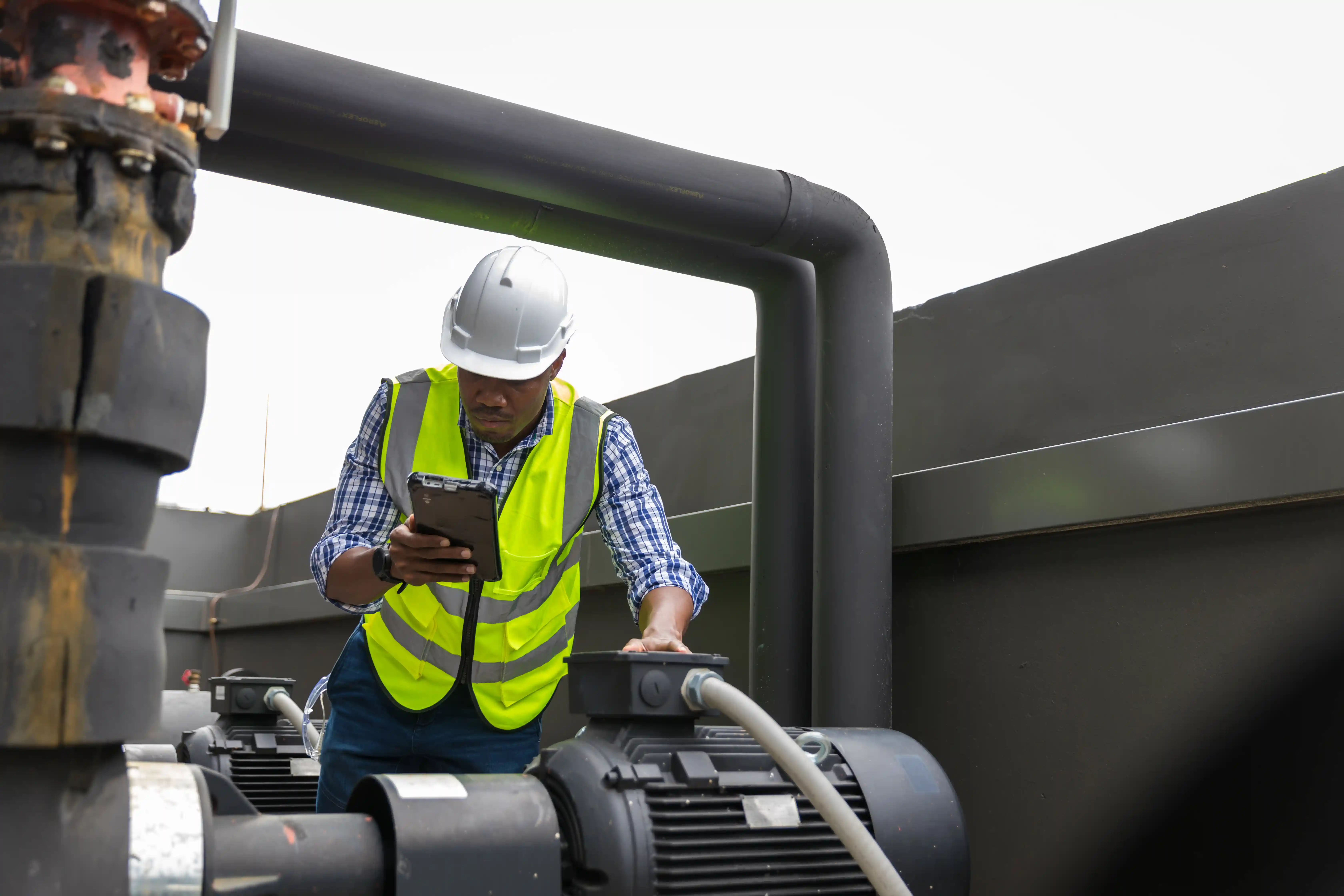 A Guide to Lone Worker Safety Alarms (2024)